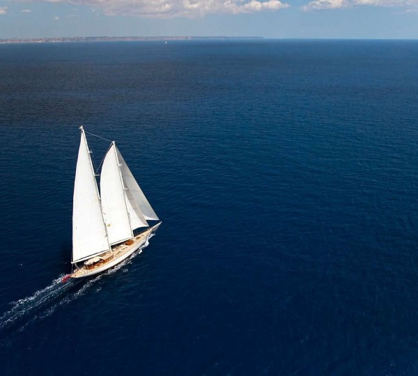 Yacht GWEILO, Mengi Yay | CHARTERWORLD Luxury Superyacht Charters